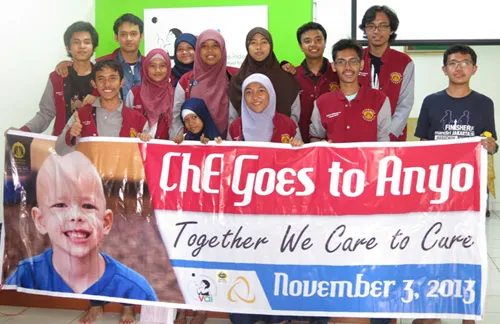 Bintang dan teman-teman dari Fakultas Teknik UI Depok ke rumah anyo ...